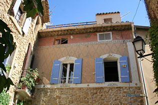 Grans - Village in the Bouches du Rhone - Provence Web - France
