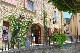 Gigondas - Village in the Vaucluse - Wines - Vaucluse - Provence Web ...