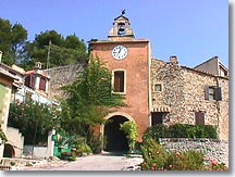 Rasteau - Village in the Cotes du Rhone - Vaucluse - Provence Web