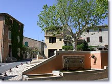 Villars - Village of the Vaucluse - Provence Web