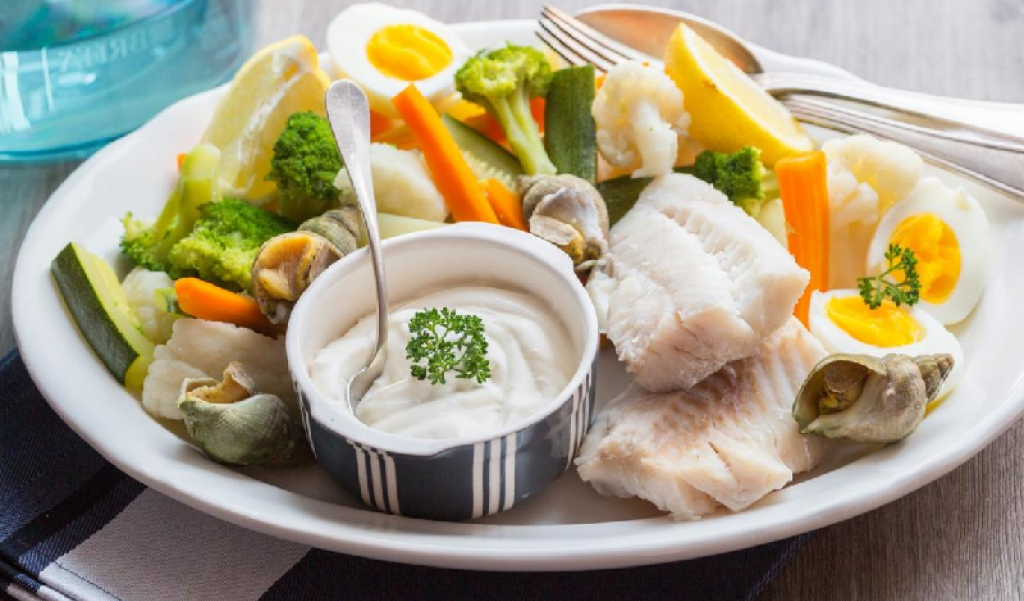 The traditional Provençal aioli recipe