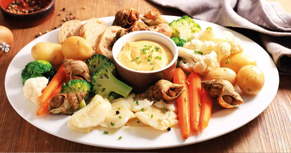 The traditional Provençal aioli recipe