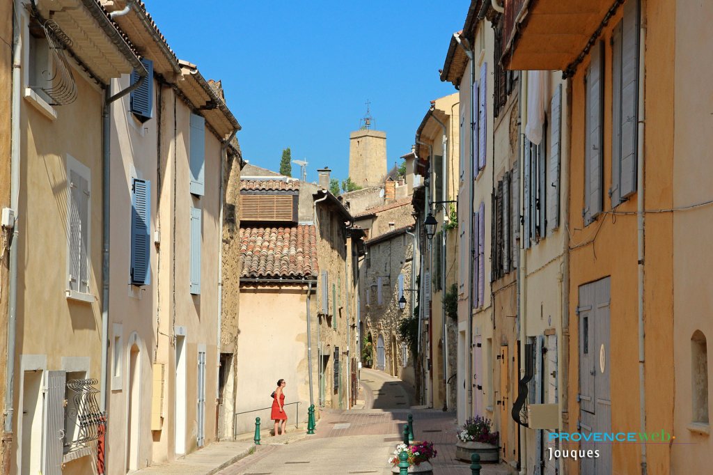 Jouques - Village in the Bouches du Rhone - Provence Web - France