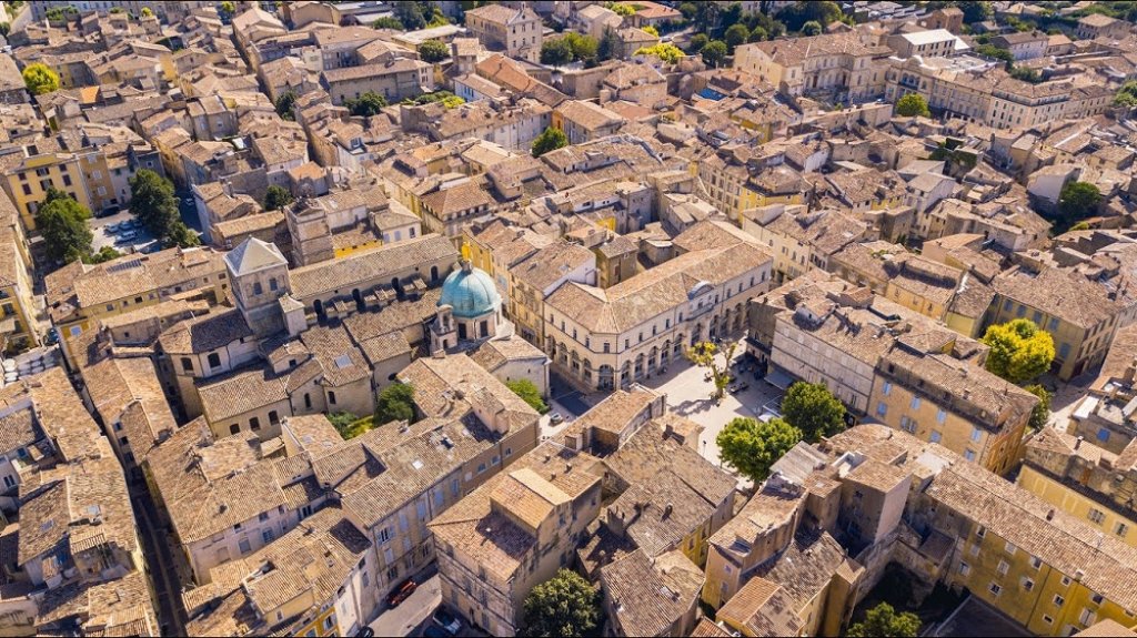 Apt - jolie ville du Luberon - Provence Web