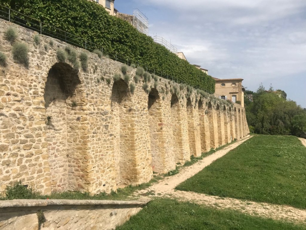 Lauris - lovely village in the Luberon - Provence, France
