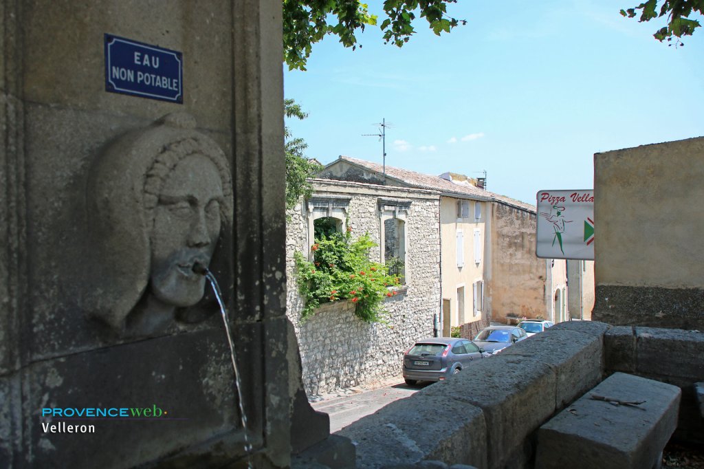 Velleron - Village in the Vaucluse - Provence Web - France